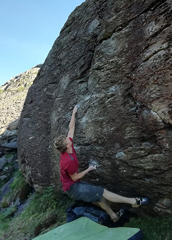 North Wales Bouldering News ::: News Details :: Central Groove sds 7B+